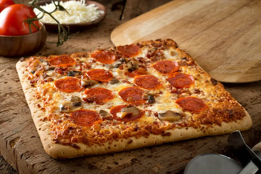 How To Cut A Square Pizza The Kitchen Warriors